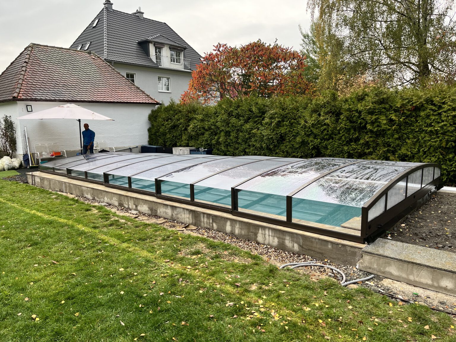 Poolüberdachung nach Maß- Casablanca infinity mit einseitiger Schiene